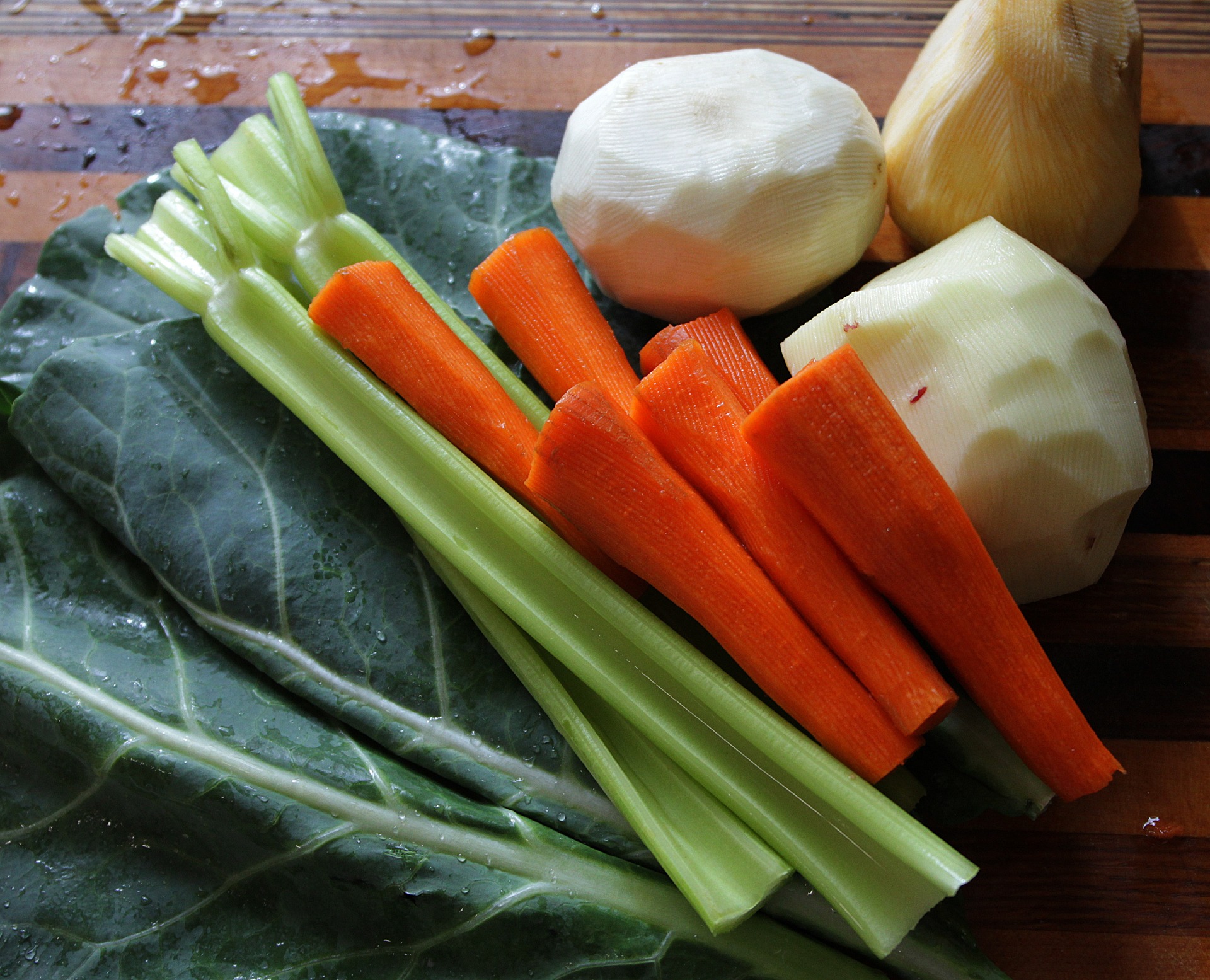 21 Best Airplane Snacks [Tasty and Affordable!] - Travel By Maya