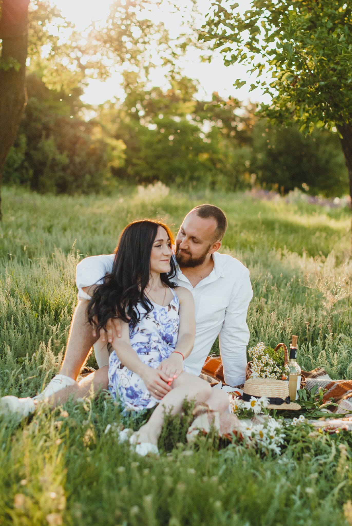 45 Best Gift Ideas For Married Couples [They Will Love!] - Travel By Maya